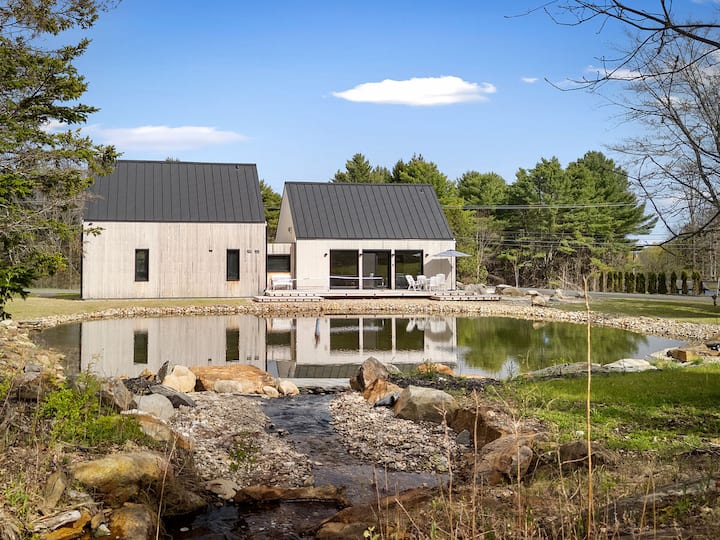 Pond View Retreat In Lovely Lincolnville - 卡姆登