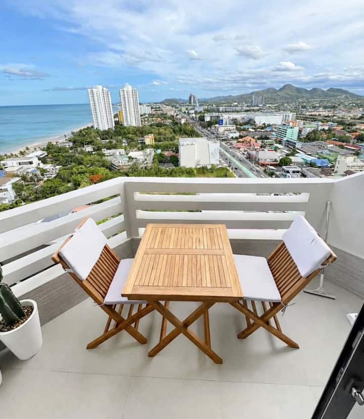 Experience A Cozy Atmosphere From This Top-floor. - Hua Hin