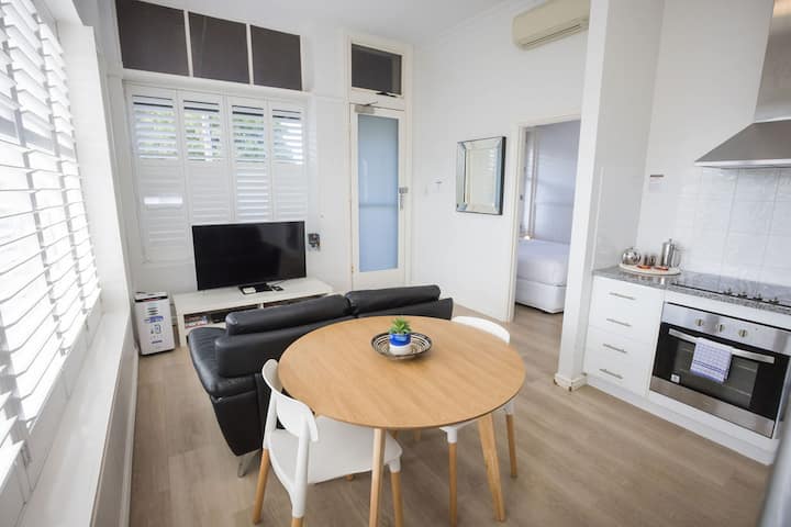 Albany Central Apartments - Apartment One - Albany
