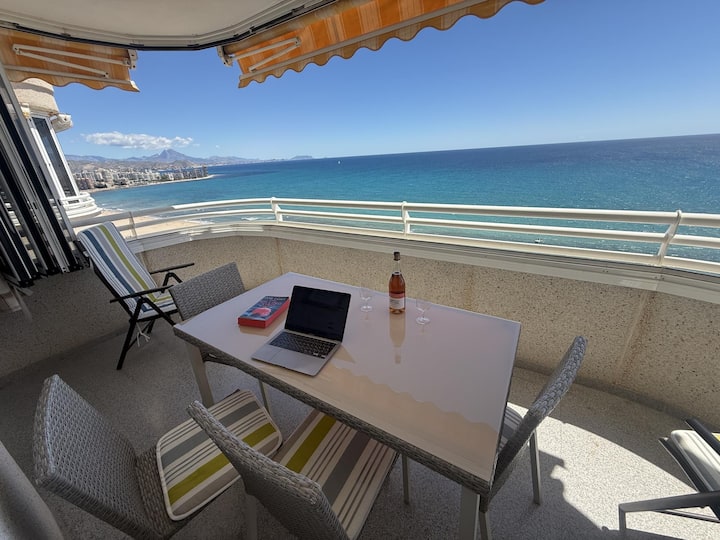 Terraza Infinita Sobre El Mar En Primera Línea - Alicante