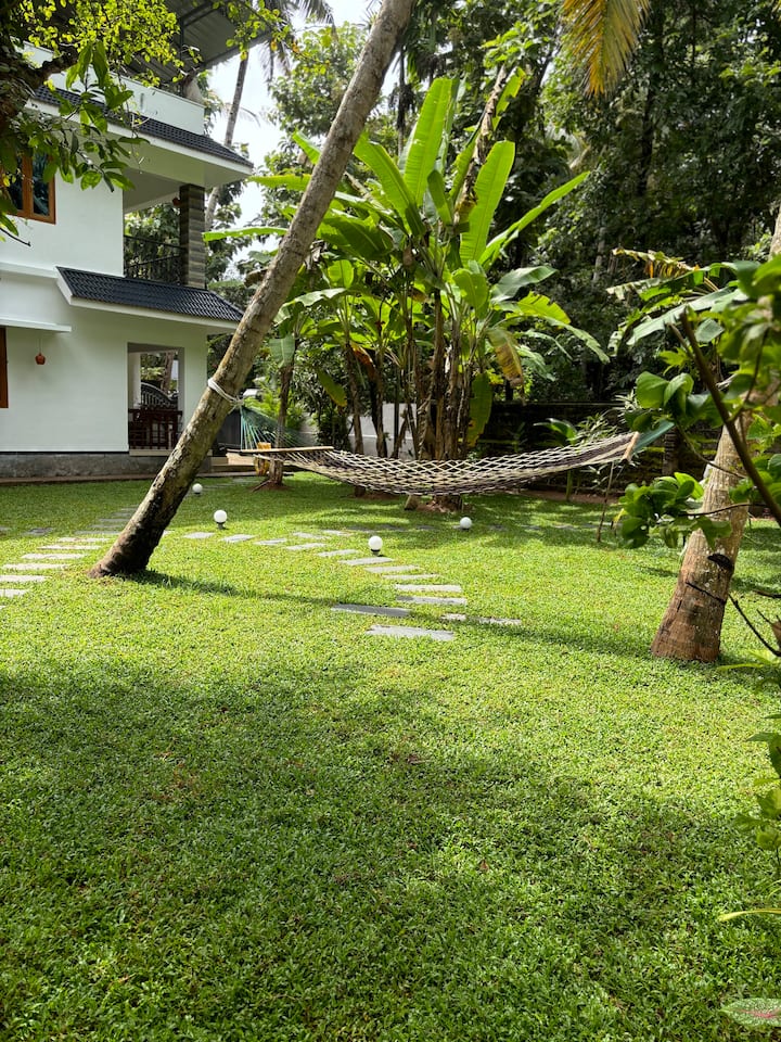 Villa Lemon, North Cliff, 10bhk Villa - Varkala