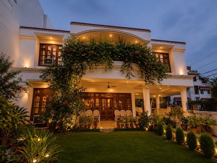 Red Flag Prayag 3bhk Villa Near Railway Station - 