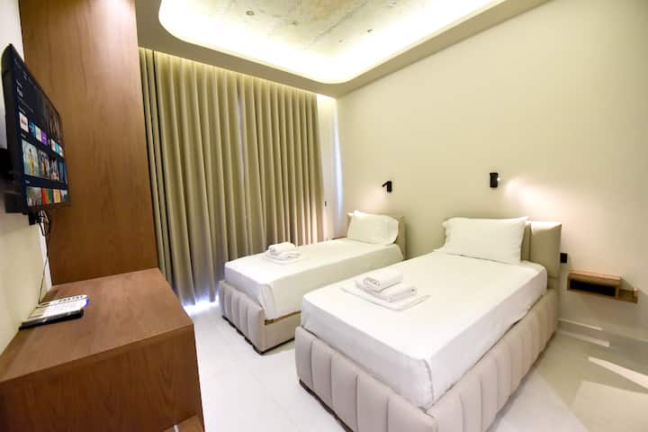 Twin Room With Partial Sea View - Qeparo