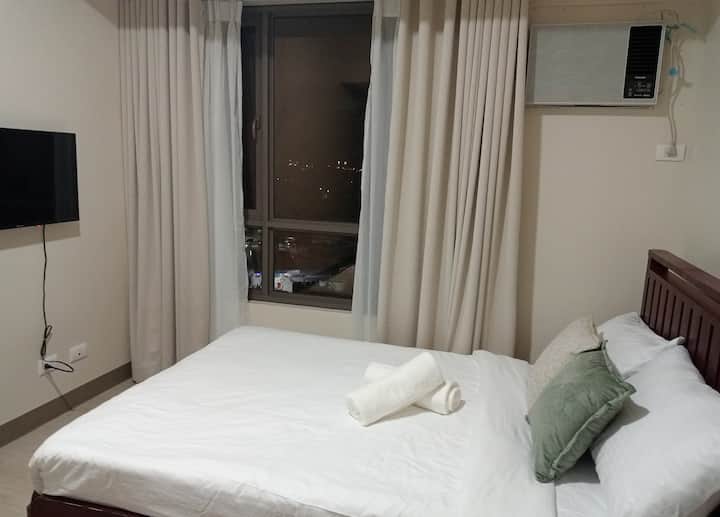Jonny's Pad (Bryant Parklane) - Guagua
