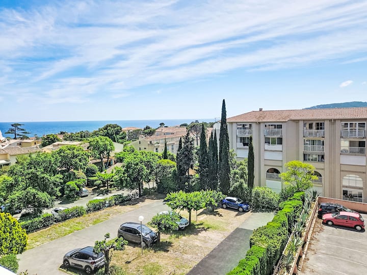 Le Victoria By Interhome - Saint-Aygulf
