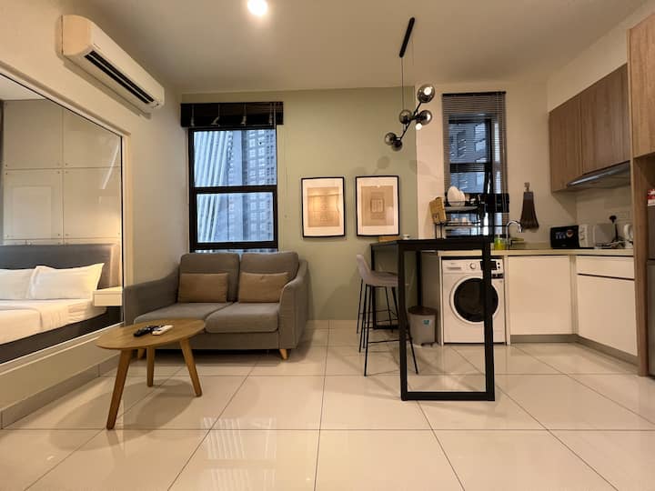 Velmora 1br|montkiara|mtrade|mitec|freeparking - Selangor