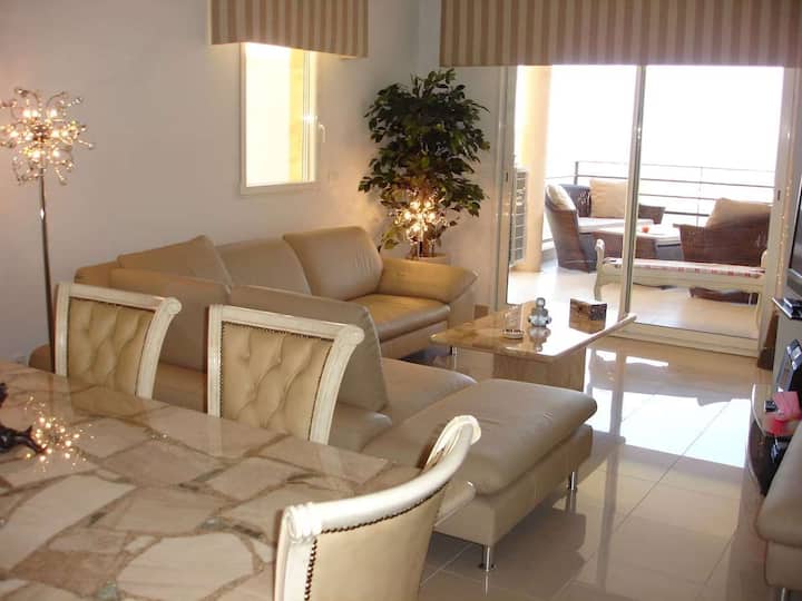 Apartment - Sleeps 4 - Parking - Pool - Sea Views - Mandelieu-la-Napoule