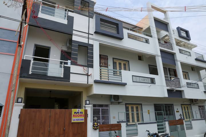 Mohnish Sai Home Stay-3 Bedrooms, Comfort Stay - Tiruvannamalai
