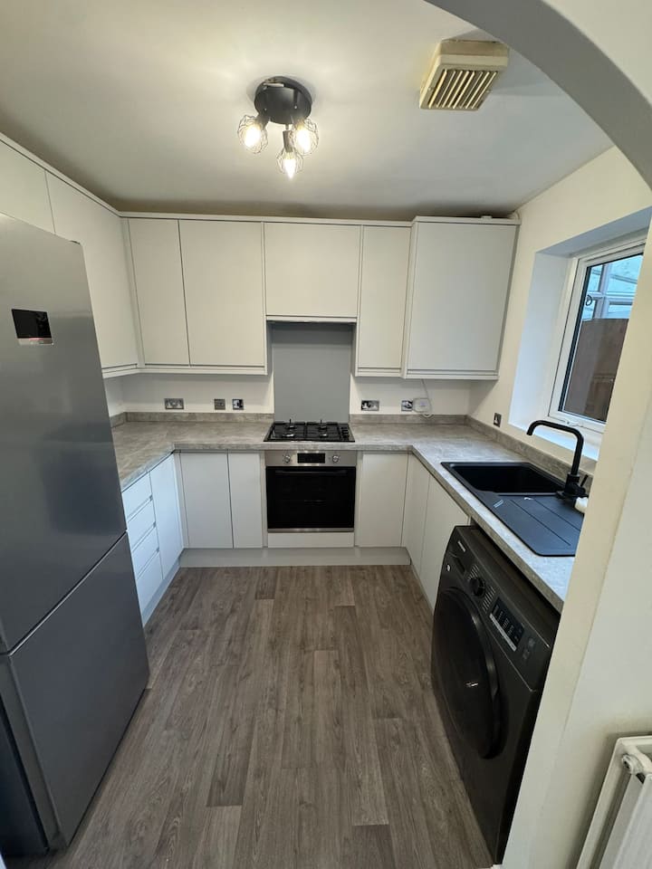 3 Bedroom House | Long Term Stay Derby - Derby, UK