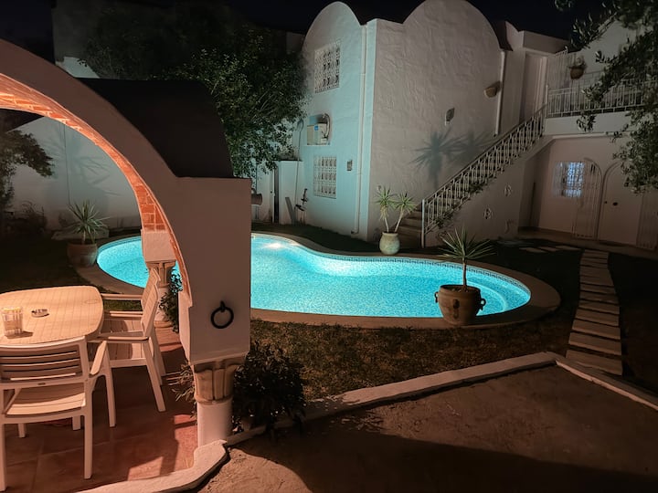 Elegant Coastal Villa With Private Pool - Hammamet