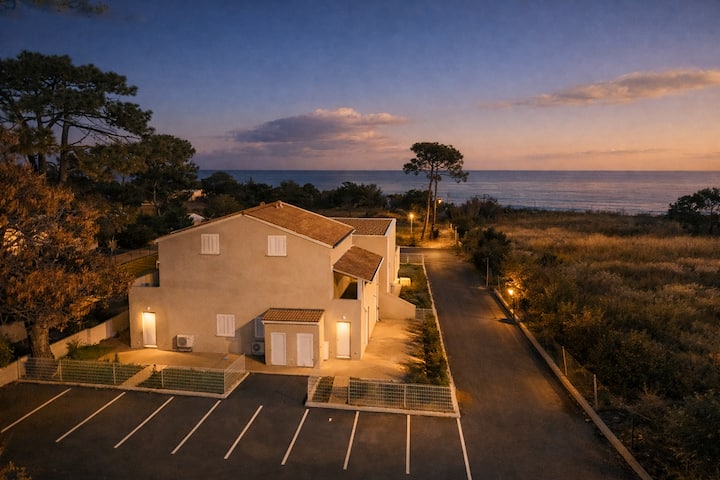 La Dolce Vita Les Pieds Sur Le Sable Marana Borgo - Borgo