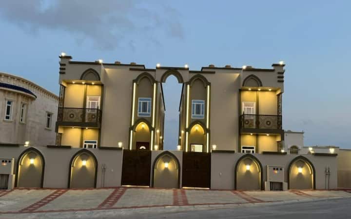 بيت جديد نهاية البناء 2026 مؤثث
قريب من الخدمات - Salalah