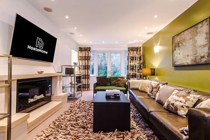 Stylish Wythenshawe Stay | Sleeps 10 | Parking - Stockport