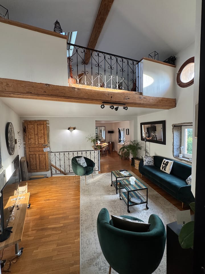 Maison De Village T4 Au Pied Des Monts Dor. - Écully