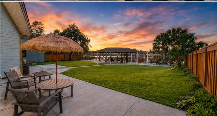 3000sqft Of Fun! 75 Inch Tv L Dock L Bckyrd L Pool - Jacksonville, FL