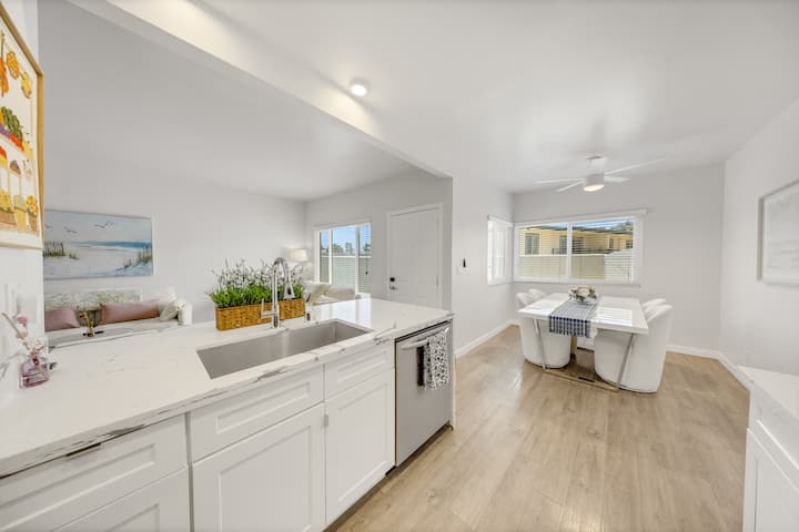 One Lux Stay 2br / 1ba In Prime Torrance - Rancho Palos Verdes, CA
