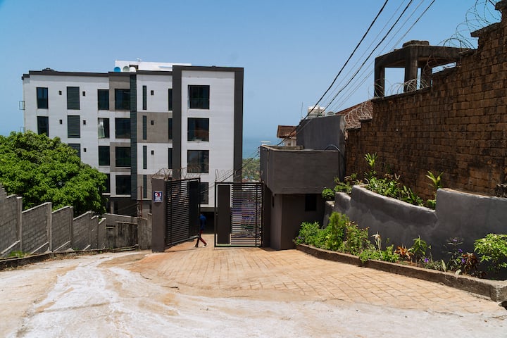 Elegant Hillside Ocean Stay - Freetown