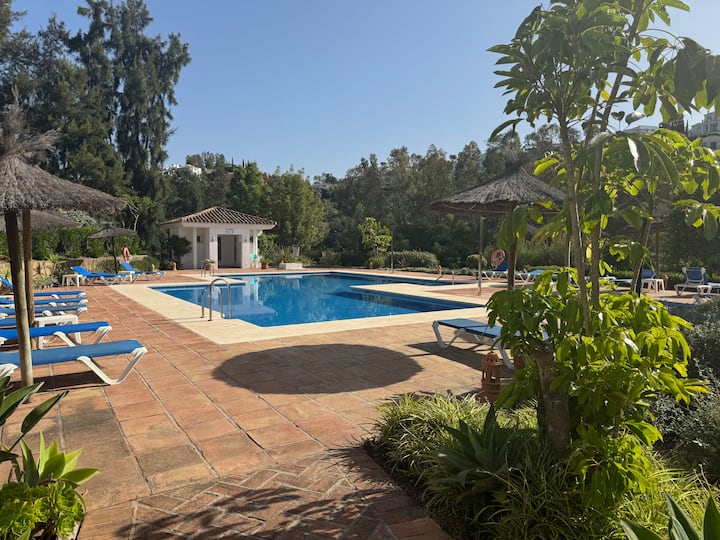 Spacious 3 Bed Top Floor In Los Arqueros - Benahavís