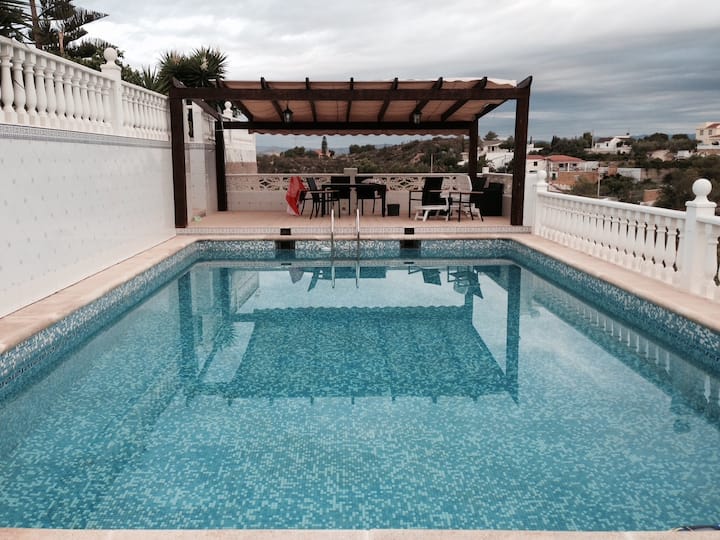 Precioso Chalet Con Piscina. - La Pobla de Vallbona
