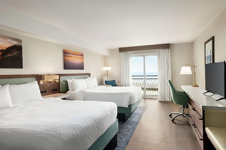 Beach Days Await | Pool And Pet-friendly Stay! - Carlsbad, CA