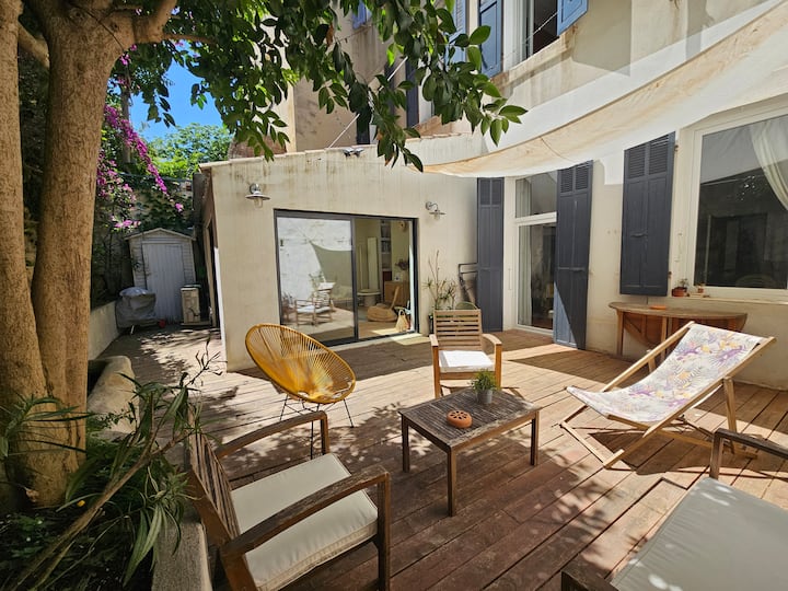 Duplex De Charme Avec Patio Endoume, 4 Chambres - Marsella
