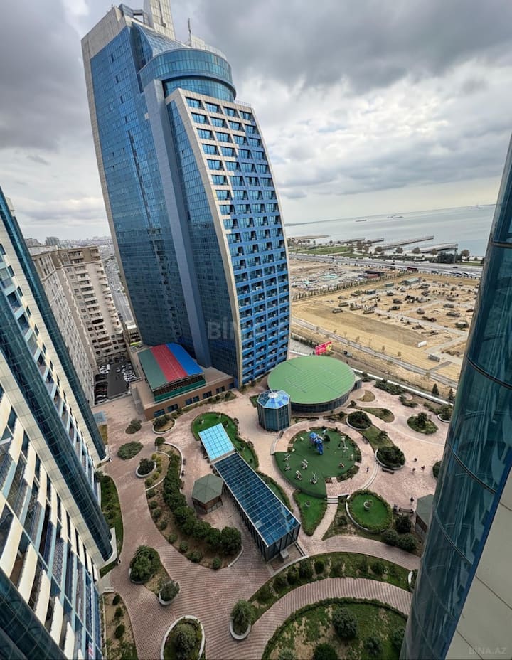 Yeni Heyat Azzure Megafun Residence.17 Floor. - Baku
