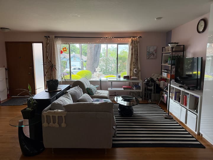 A Beautiful 2br/2ba Condo - Los Altos, CA
