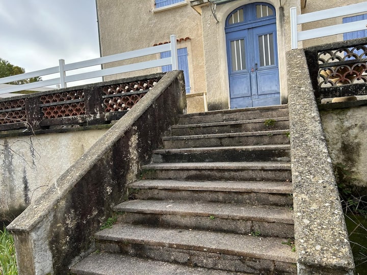 Le Cocon * Lumineux * Grande Cour, Bbq & Parking - Sisteron