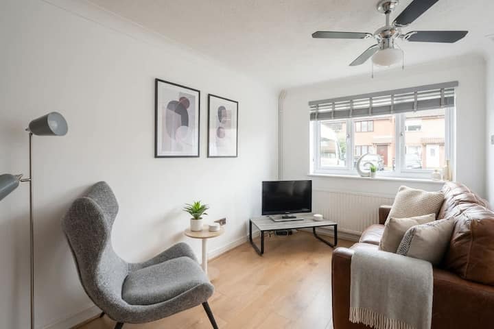 Fabulous 2bed Home W Garden & Parking | Taunton - Taunton