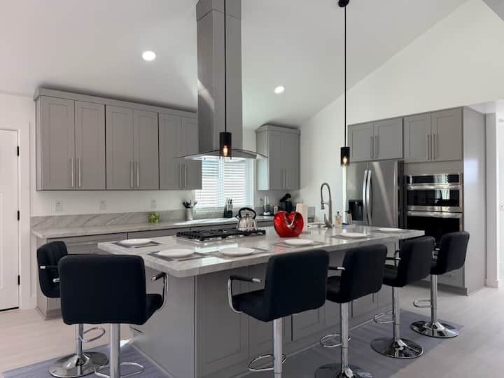 Luxury New Build • Bright 2br/2ba • Large Backyard - Lake Forest, CA