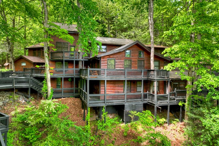 Wolfpack Lodge・hot Tub・firepit・game Room・sleeps 20 - Blue Ridge, GA