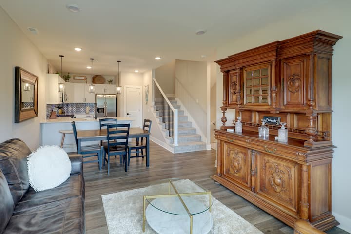 Stylish 3-level Townhome In Omaha's Little Italy! - Omaha, NE