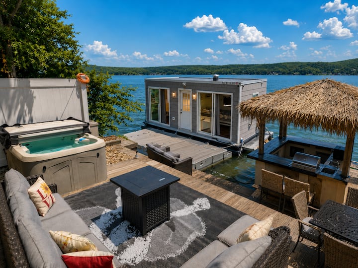 Greenwood Dockside Suites | Hot Tub  Tiki Bar - New Jersey