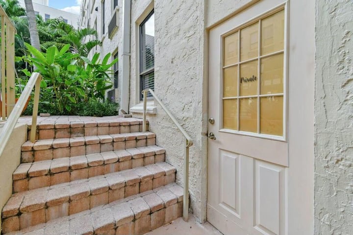 Luxe Palm Beach Dual Studio | Steps To Beach - パーム・ビーチ, FL