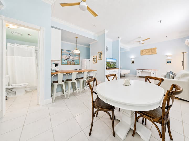 Luxe Palm Beach Dual Studio | Steps To Beach - Palm Beach, FL