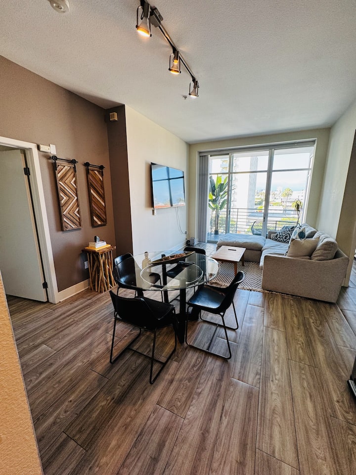 Beachside Santa Monica Retreat | Prime Location - Santa Monica, CA