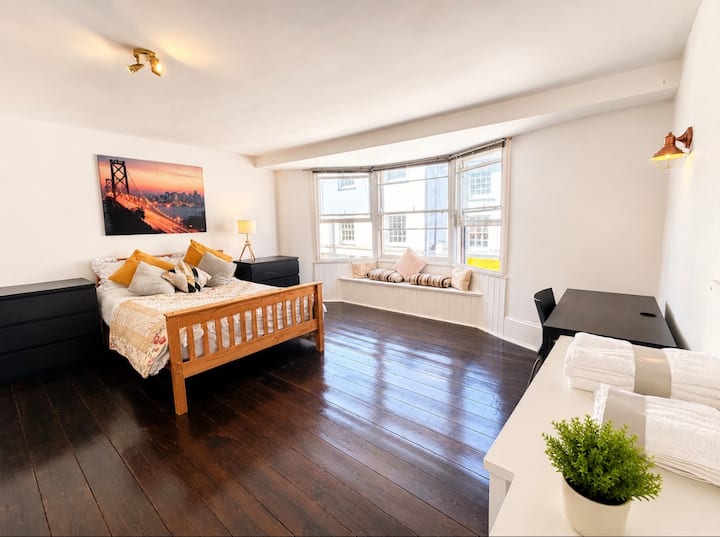 Character 4bedroom Penryn Haven-ideal For 8 Guests - 彭林