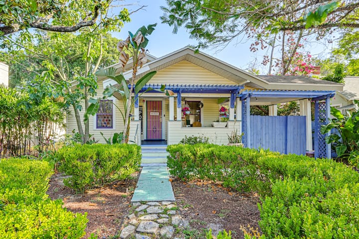 4 Mi To Dtwn! Tranquil Tampa Getaway W/ 2 Decks - Temple Terrace, FL