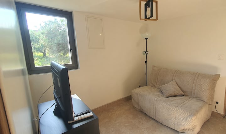 Les Oliviers - Bas De Villa - Terrasse Et Parking - Le Castellet