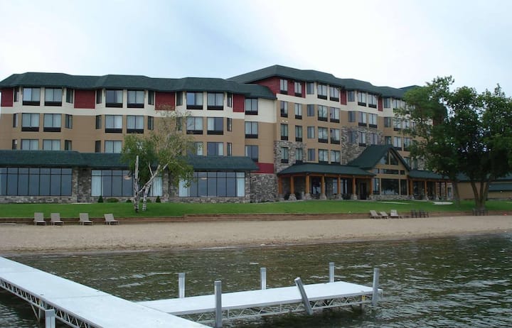 2 Queen Beds, Studio Suite, Lake View, Non-smoking - Bemidji, MN