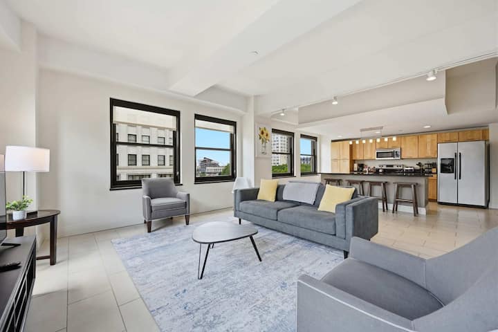 Stylish High-rise Loft In Downtown Detroit, City V - Detroit, MI