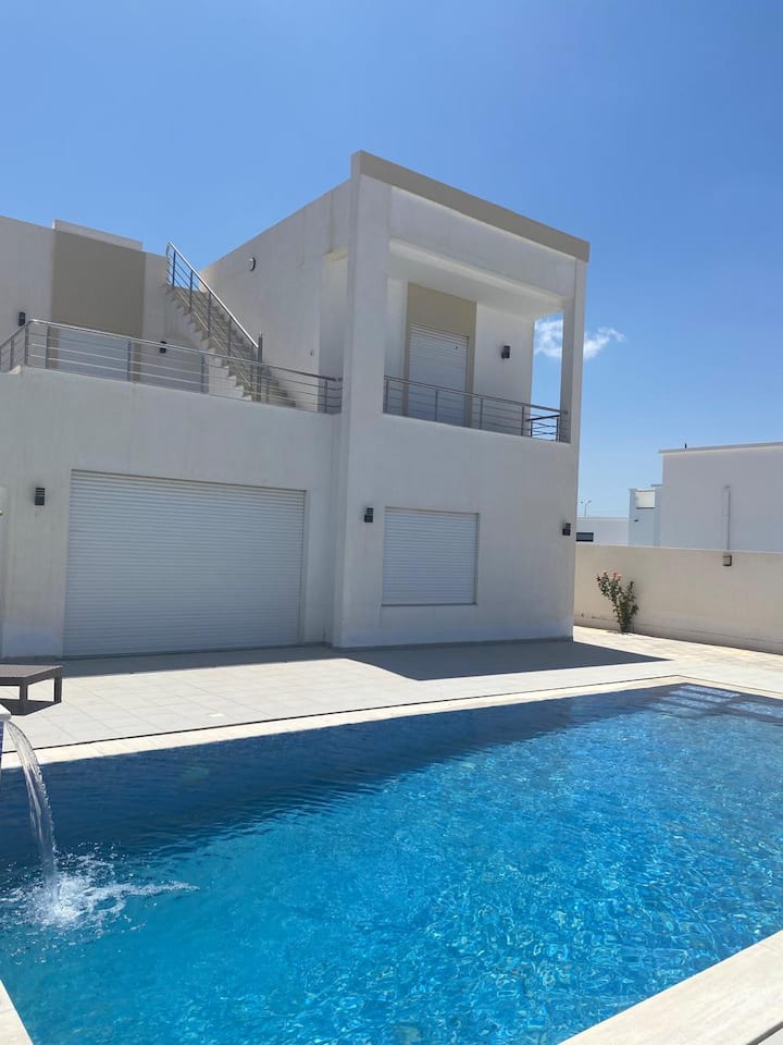 Villa S+3 Avec Piscine Près De La Mer De Aghir 5mn - Houmt Souk