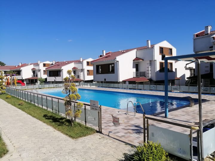 Havuzlu Site İçInde Dublex Villa - Erikli