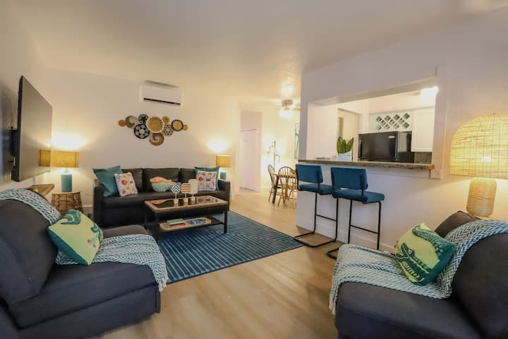 South Beach Sleeps 6 Free Parking Pet Friendly - Miami Beach, FL
