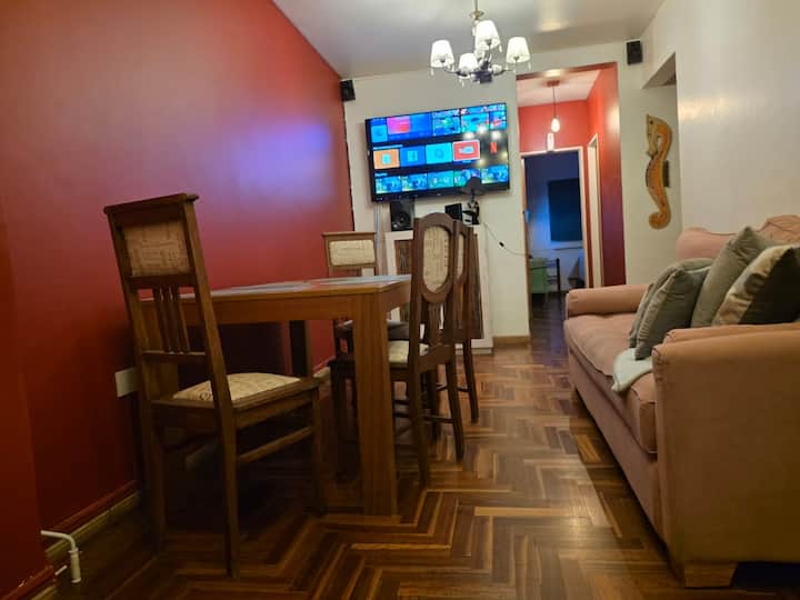 Departamento 4 Personas Centro De La Plata. - La Plata