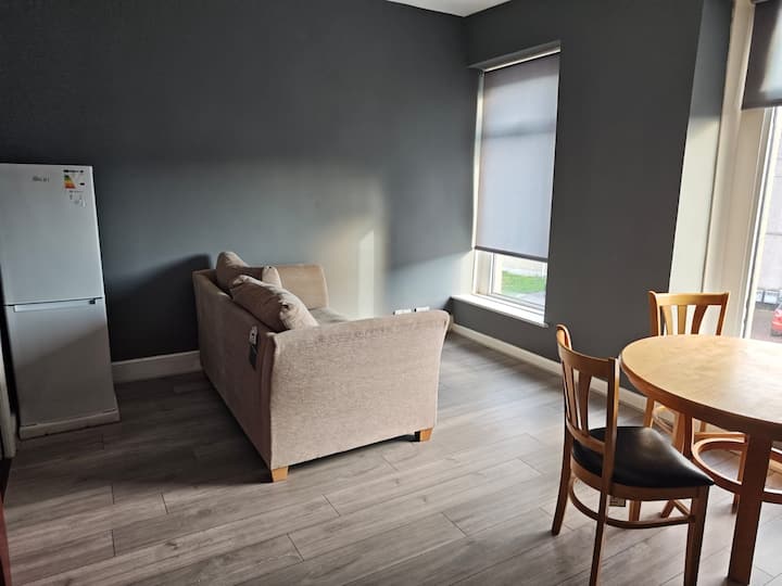 2 Bedroom Flat Near Swansea City Centre And Beach - Langland Bay