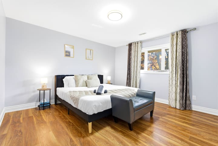 Toronto Retreat| 20 Min To Dt|games Room|king Bed - Toronto