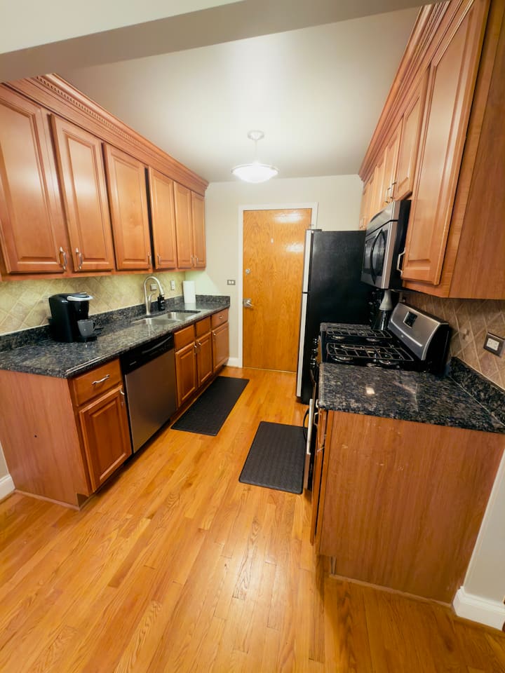 Chicago Ohare Modern Hotelstyle Stay W/parking - Des Plaines, IL