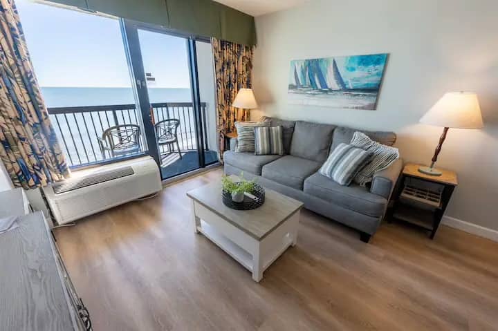 Oceanfront Condo Heated Pools & Breathtaking Views - Myrtle Beach, SC