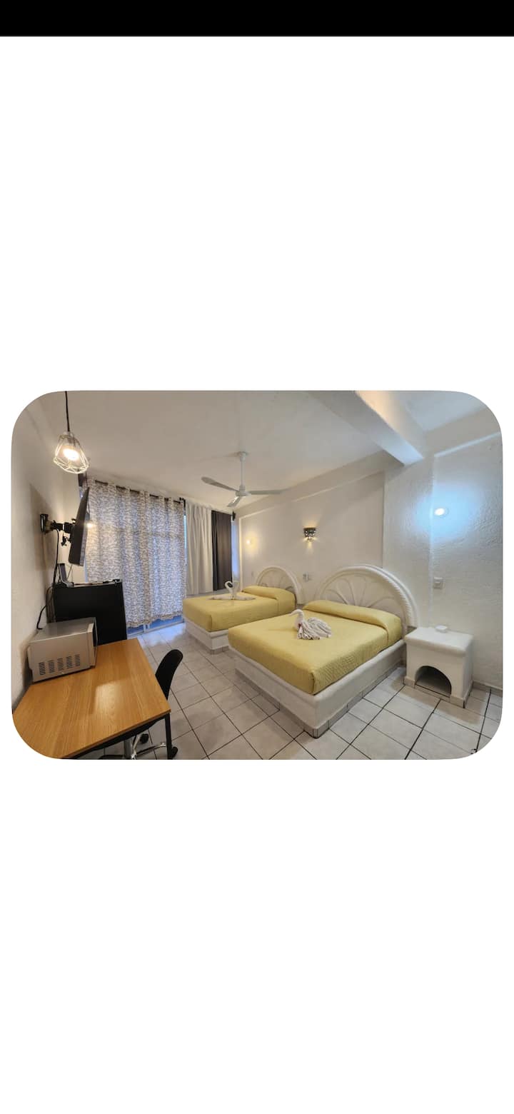 Lovely Queen Studio W/ Priv Balcony Near Downtown - Zihuatanejo